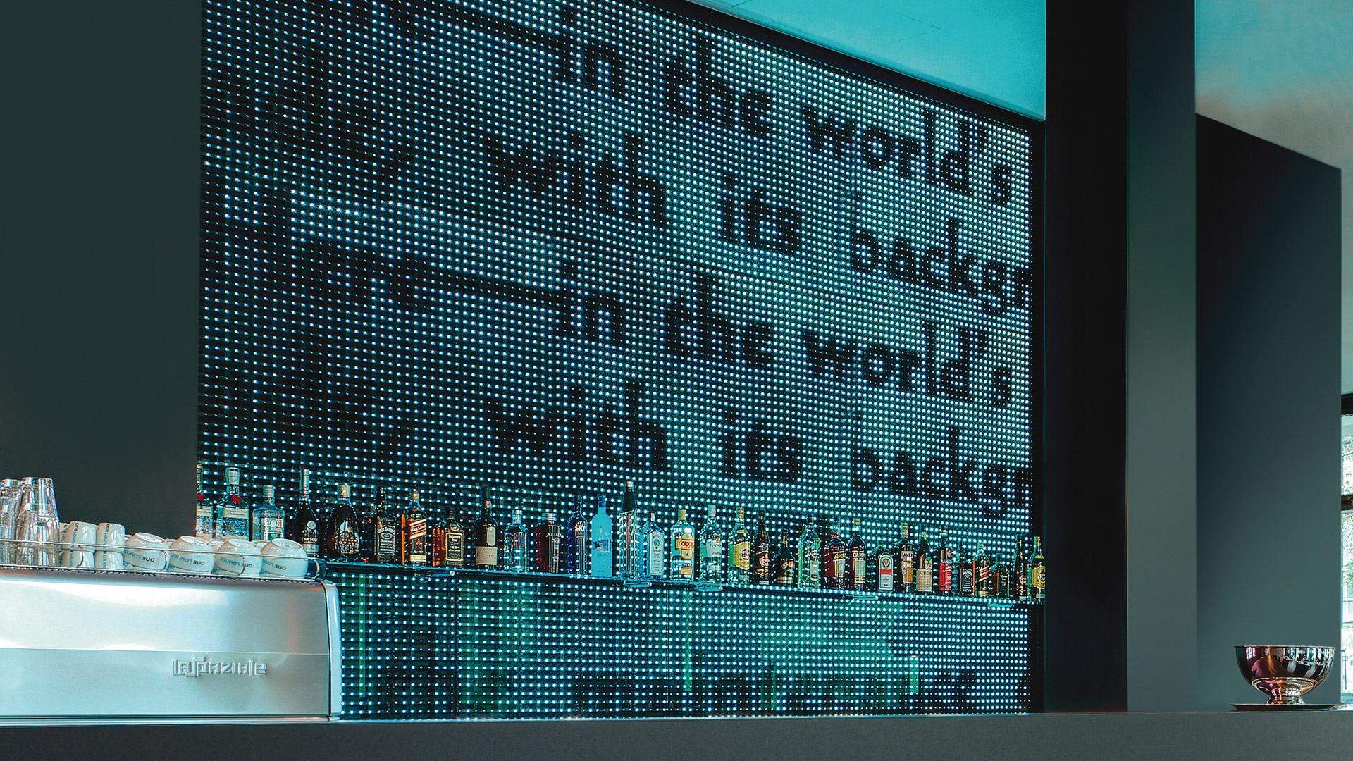 Artemide - Pixel Mesh